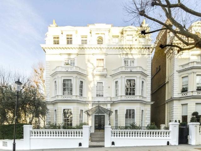 Apartment at Holland Park, Greater London