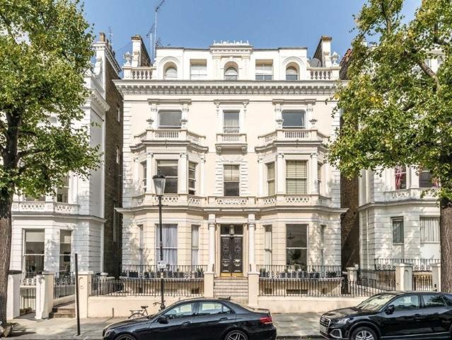 Apartment at Holland Park, Greater London