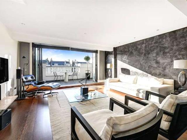 Apartment at Holland Park, Greater London