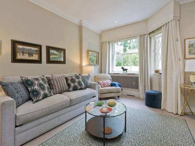 Apartment at Holland Park, Greater London