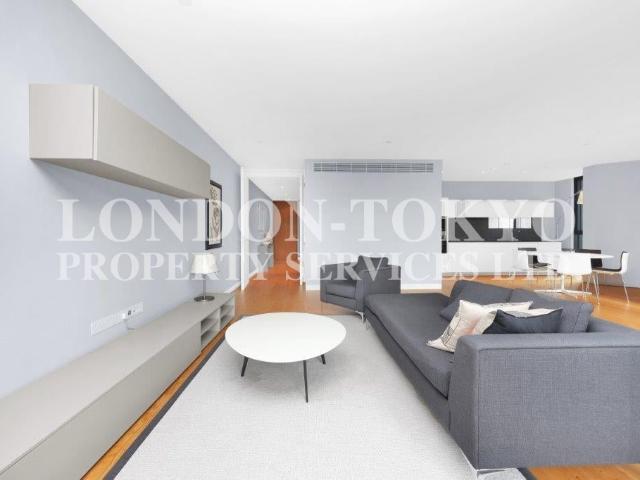Apartment at Holland Street, Greater London