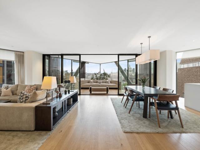 Apartment at Holland Street, Greater London