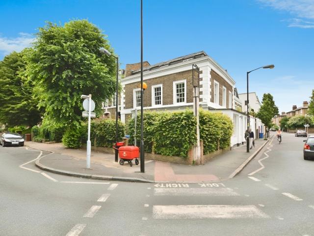 Apartment at Holly Grove, Greater London