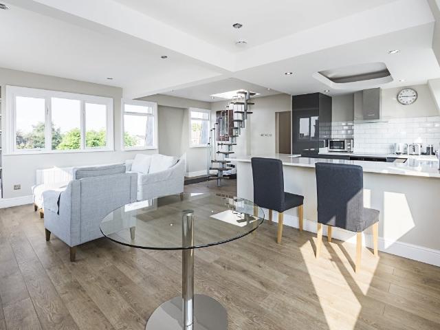 Apartment at Holly Mount Steps, Greater London