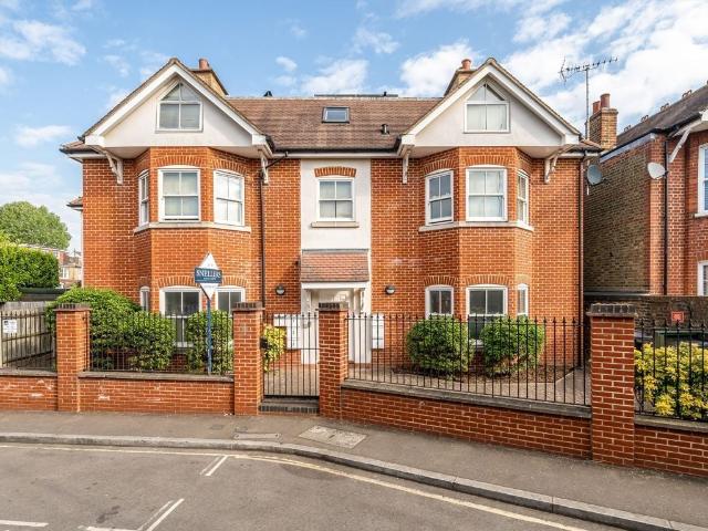 Apartment at Holly Road, Greater London