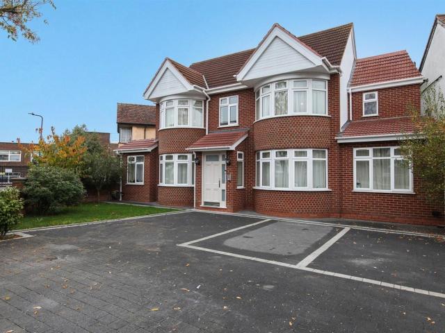 Apartment at Hollycroft Avenue, Greater London