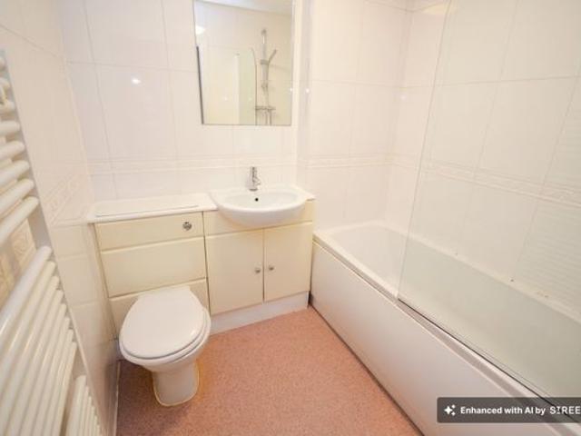 Apartment at Hollyhedge Road, Manchester