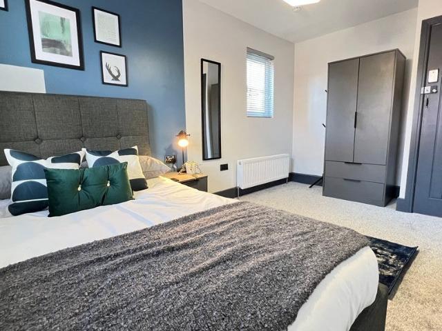 Apartment at Hollyshaw Lane, Leeds