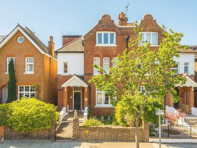 Apartment at Holmbush Road, Greater London