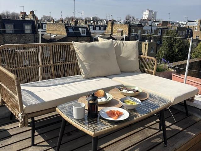 Apartment at Holmead Road, Greater London