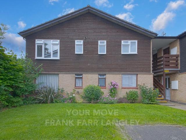 Apartment at Holmedale, Slough