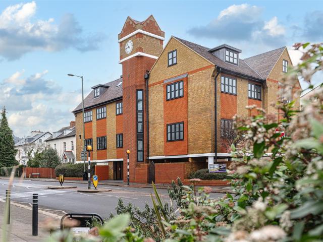 Apartment at Holmesdale Road, Reigate and Banstead