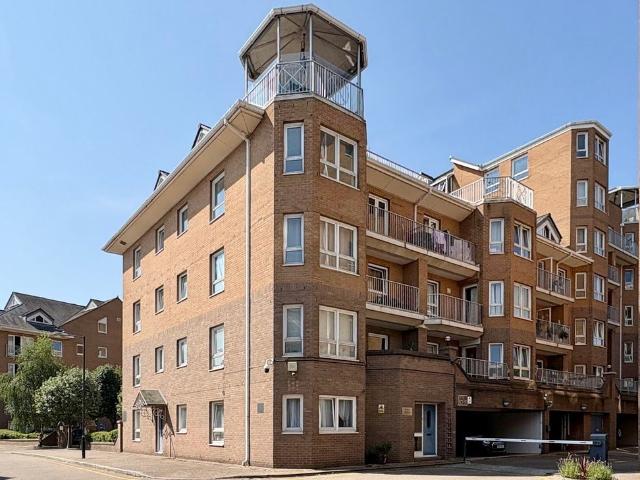 Apartment at Homer Drive, Greater London