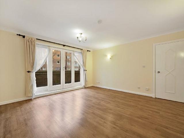 Apartment at Homer Drive, Greater London