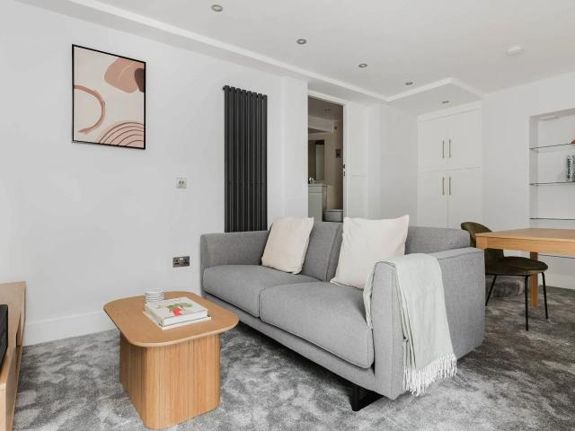 Apartment at Homer Street, City of Westminster