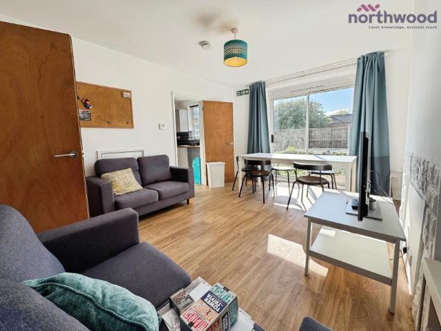 Apartment at Honeysuckle Road, Southampton