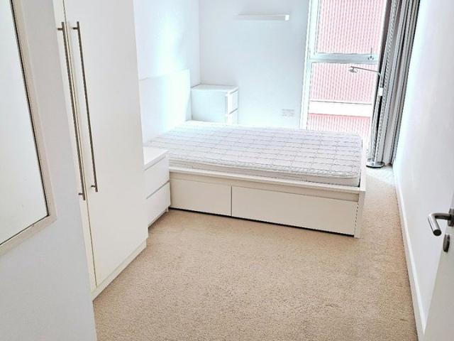 Apartment at Honour Lea Avenue, Greater London