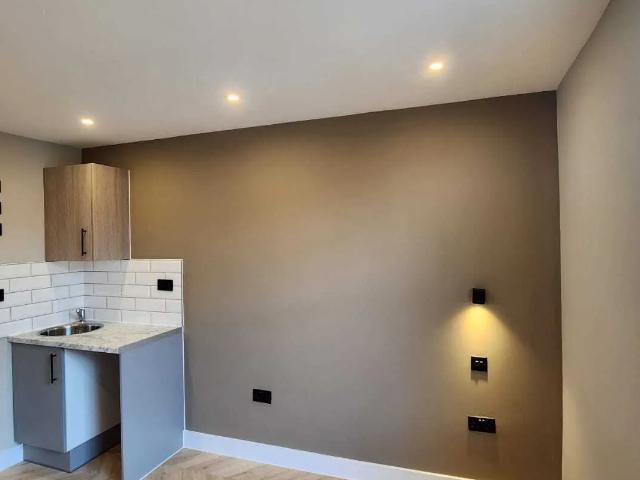 Apartment at Hook Underpass, Greater London