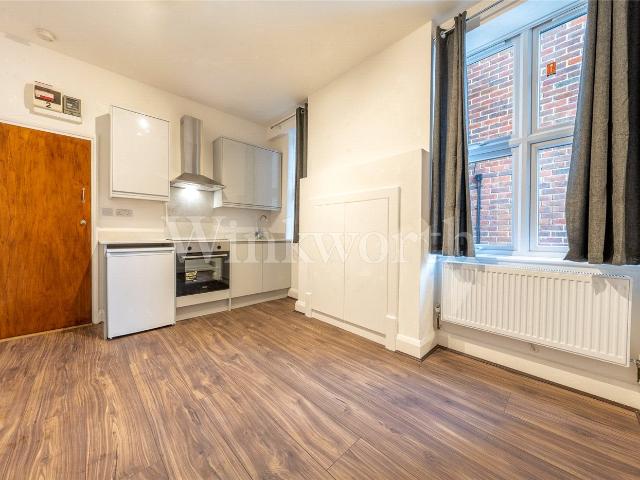 Apartment at Hoop Lane, Greater London