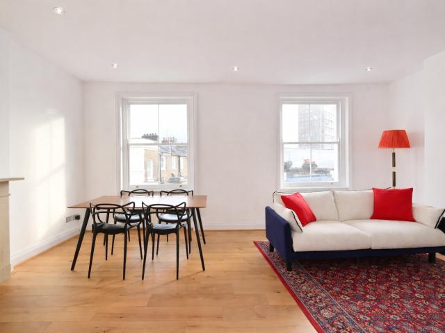Apartment at Horbury Crescent, Greater London