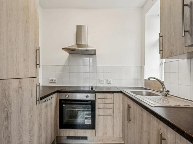 Apartment at Horbury Crescent, Greater London
