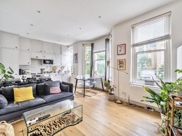 Apartment at Hormead Road, City of Westminster