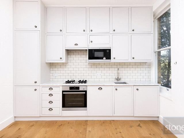 Apartment at Hormead Road, City of Westminster