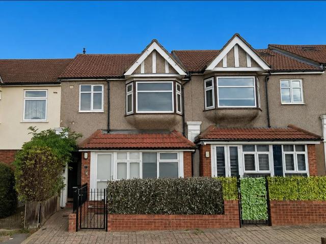 Apartment at Hornchurch Road, Greater London