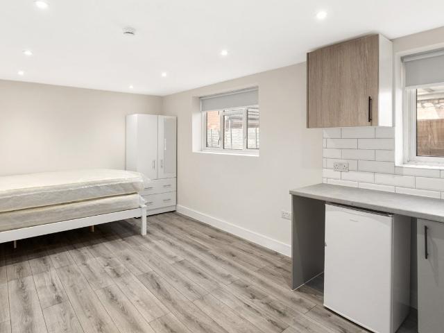 Apartment at Hornchurch Road, Greater London