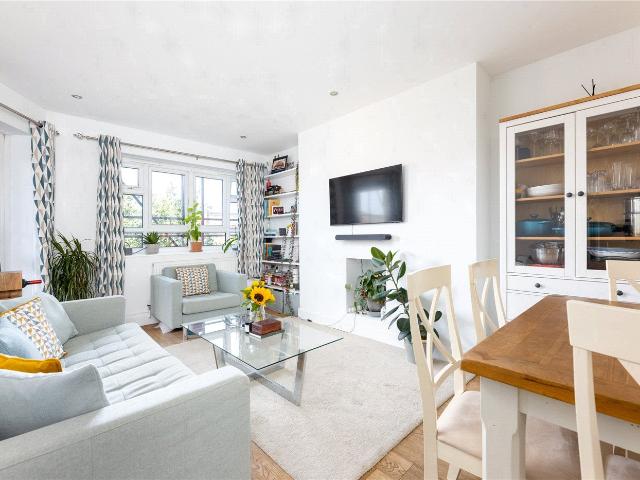 Apartment at Horne Way, Greater London