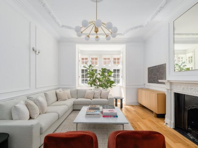 Apartment at Hornton Street, Greater London