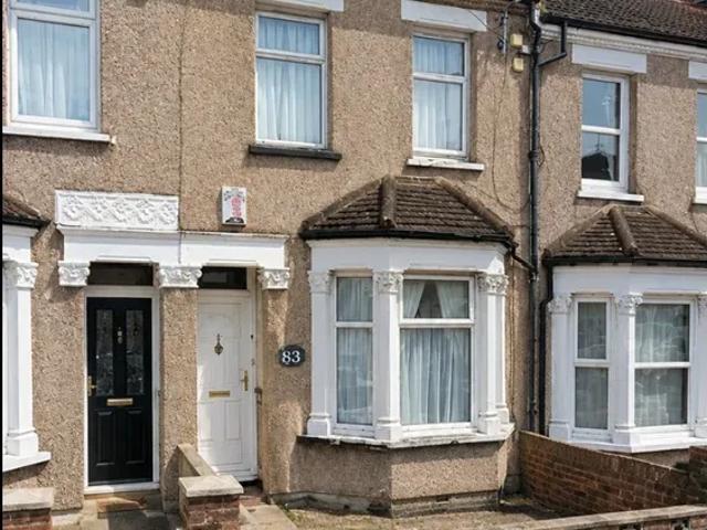 Apartment at Horsa Road, Greater London