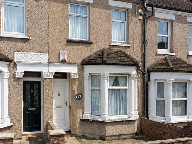 Apartment at Horsa Road, Greater London