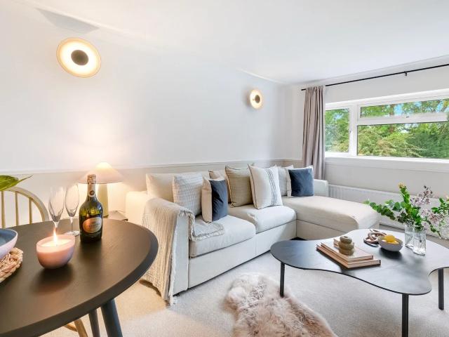 Apartment at Horseshoe Lane, Watford