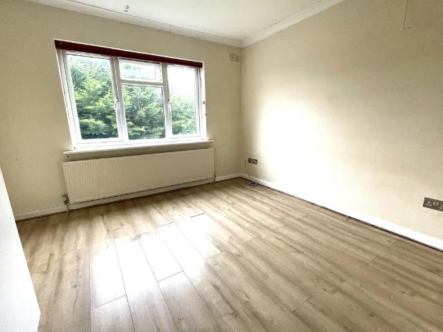Apartment at Horseshoe Lane, Watford