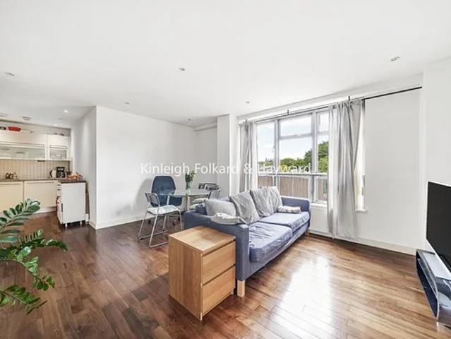 Apartment at Hatherley Gardens, Greater London