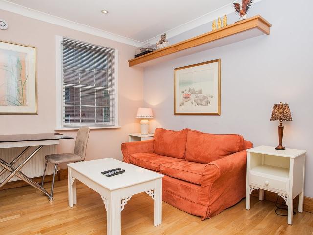 Apartment at Hatherley Street, City of Westminster