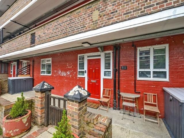 Apartment at Havelock Close, Greater London