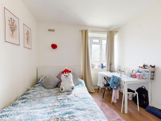 Apartment at Havelock Close, Greater London
