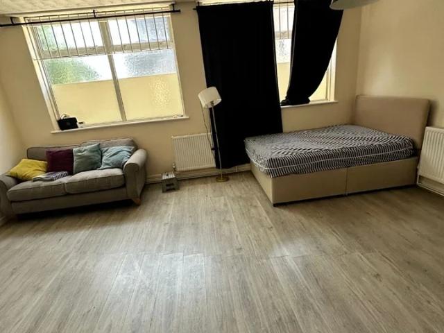 Apartment at Hawke Street, Portsmouth