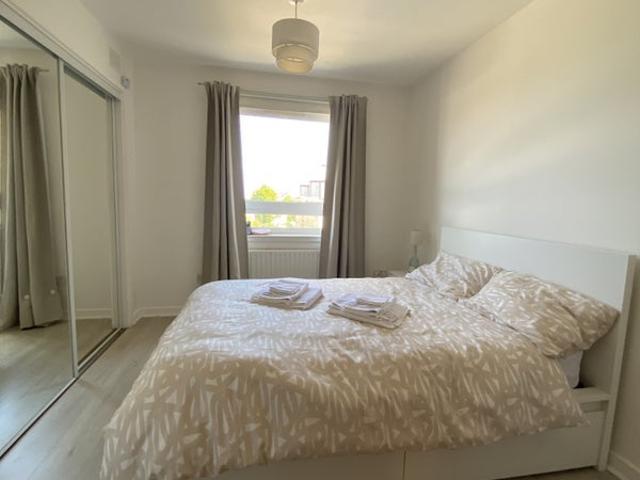 Apartment at Hawkhill Close, City of Edinburgh