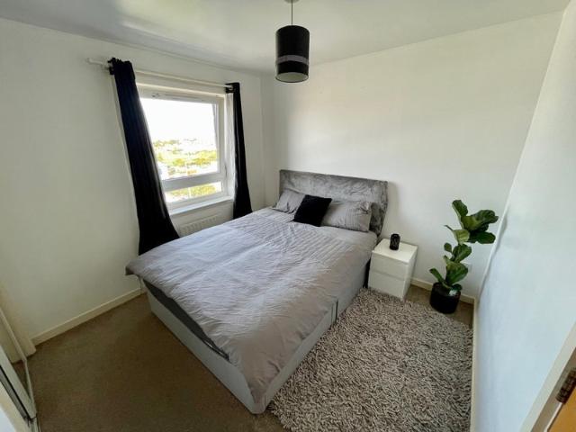 Apartment at Hawkhill Close, City of Edinburgh