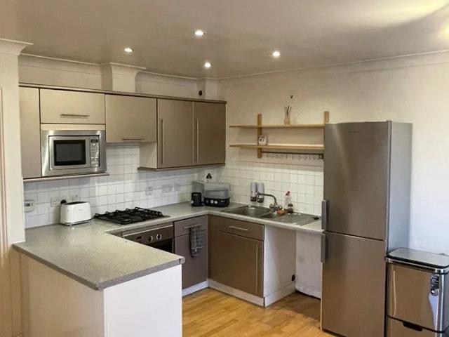 Apartment at Hawks Road, Greater London