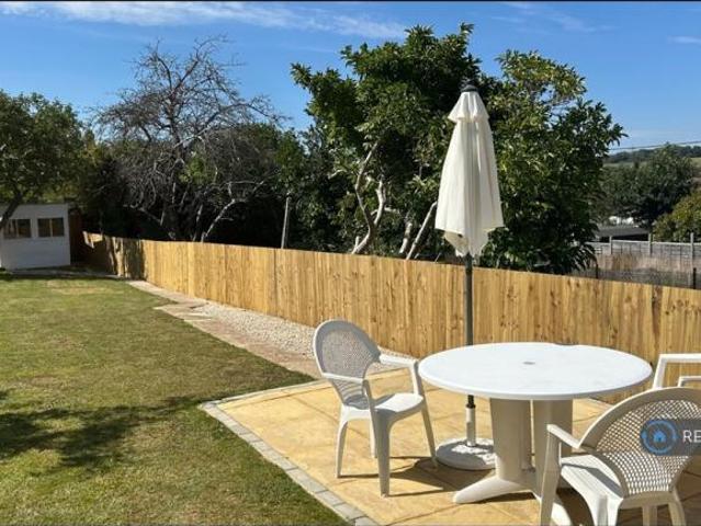 Apartment at Hawthorn Close, Vale of White Horse