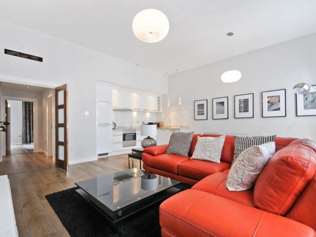 Apartment at Hawthorn Avenue, Greater London