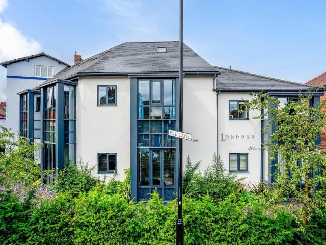 Apartment at Hawthorn Grove, York