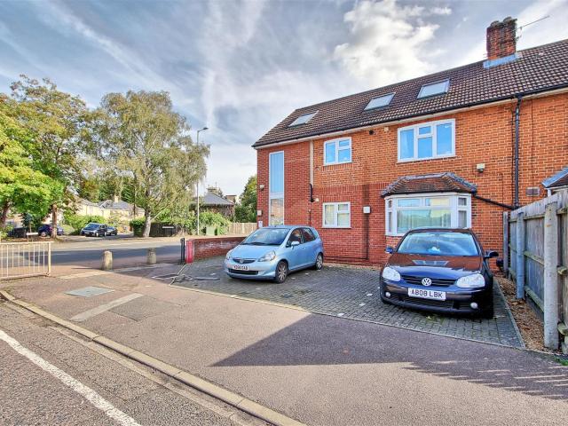 Apartment at Hawthorn Way, Cambridge