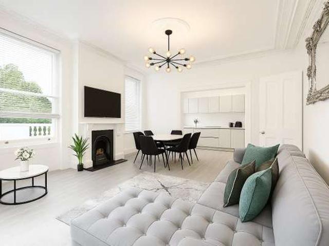 Apartment at Hay Mews, Greater London