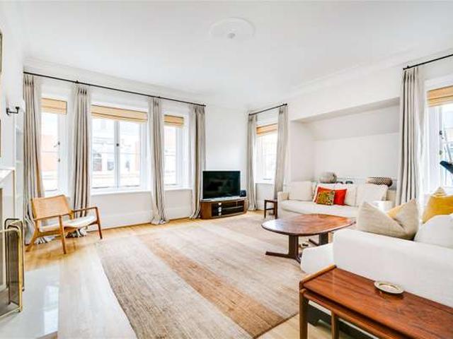 Apartment at Hay Hill, City of Westminster