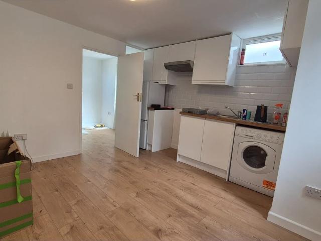 Apartment at Hay Lane, Greater London